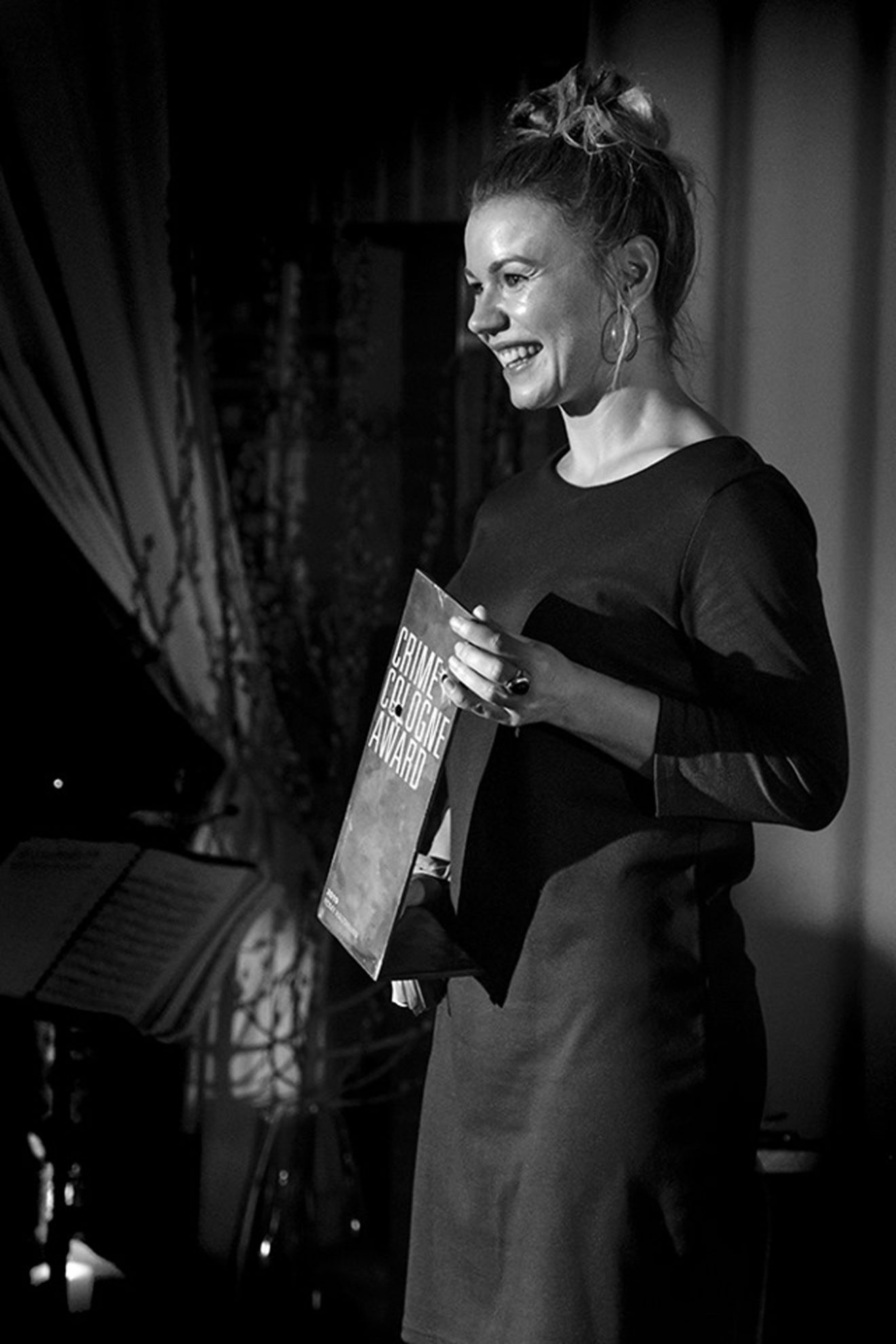 Romy Hausmann gewinnt den CRIME COLOGNE Award 2019 – BuchMarkt