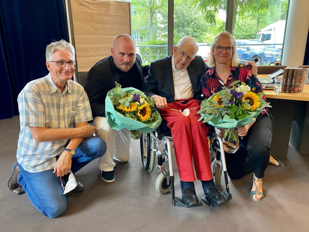Hans-Erdmann Schönbeck und Tim Pröse zu Besuch im Heyne Verlag ...