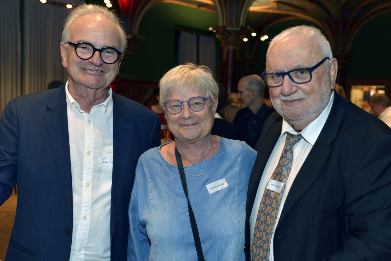 „Neben Dir kann man nur verblassen“ – BuchMarkt
