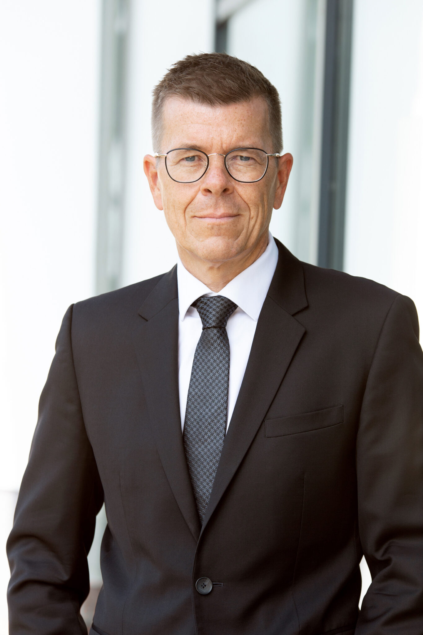 Ehemaliger Weltbild-Chef Christian Sailer ist neuer CFO bei Galeria ...